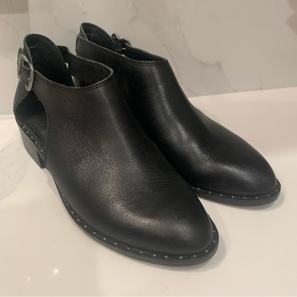 Lucky Brand | Shoes | Lucky Brand Giovanna Oxfords Open Side Flats ...